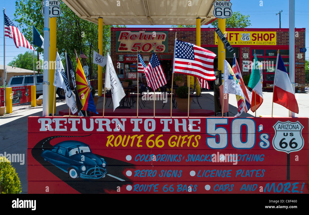 Gift shop at the route 66 hi-res stock photography and images - Alamy