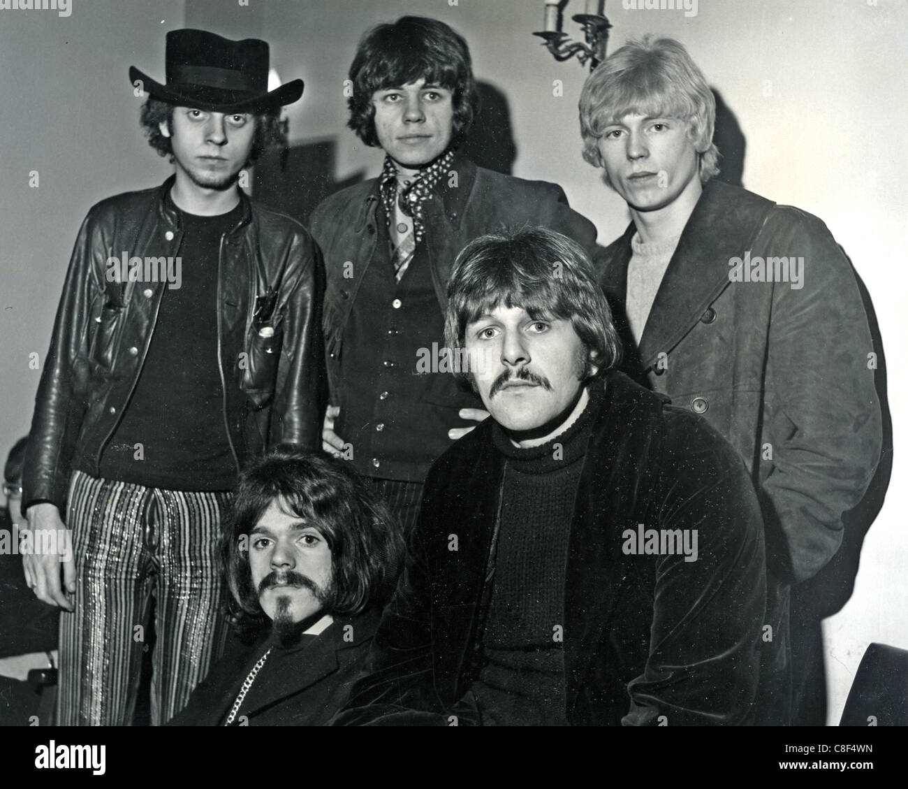 THE MOVE UK pop group in November 1967. From l: Trevor Burton, Roy Wood ...