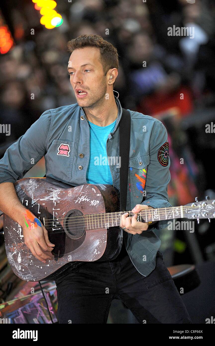 Chris Martin on stage for NBC Today Show Concert Series with Coldplay ...