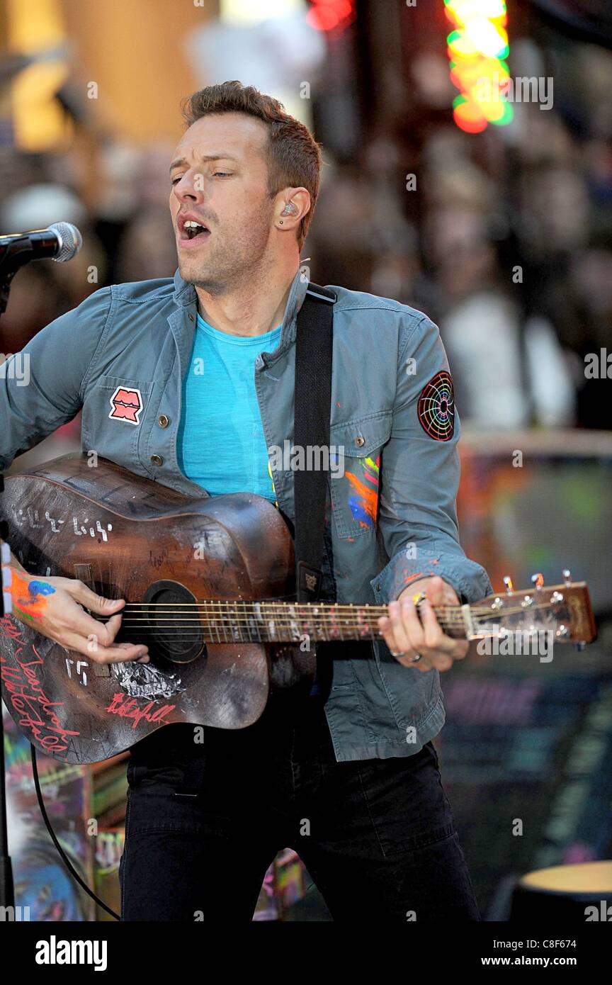 Chris Martin on stage for NBC Today Show Concert Series with Coldplay ...