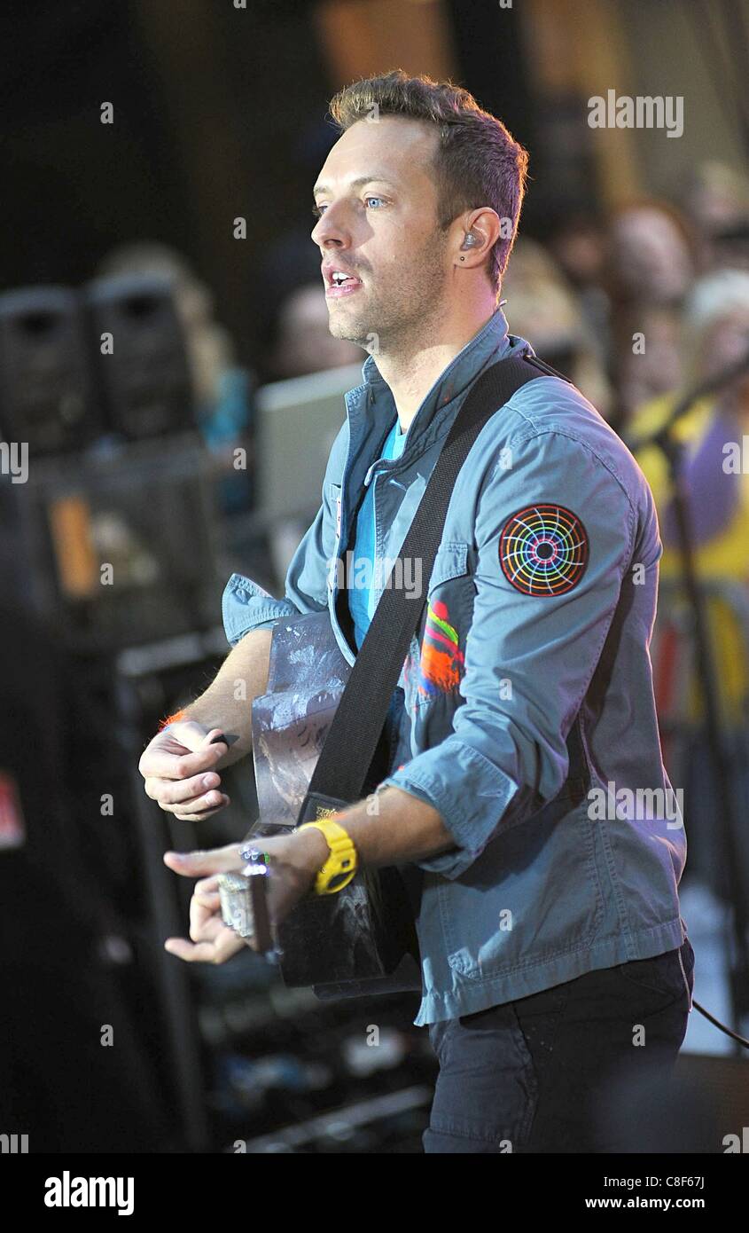 Chris Martin on stage for NBC Today Show Concert Series with Coldplay ...