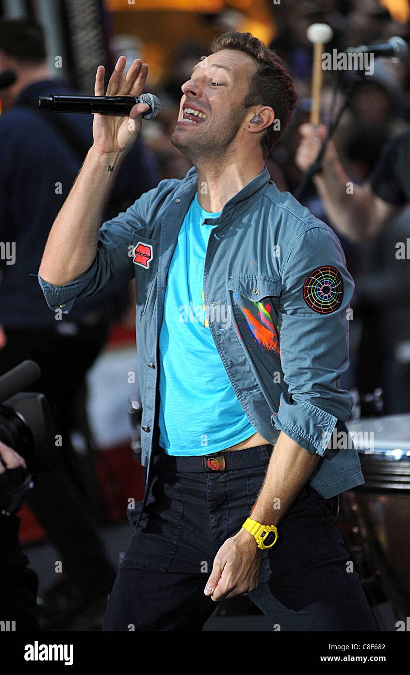 Chris Martin on stage for NBC Today Show Concert Series with Coldplay ...