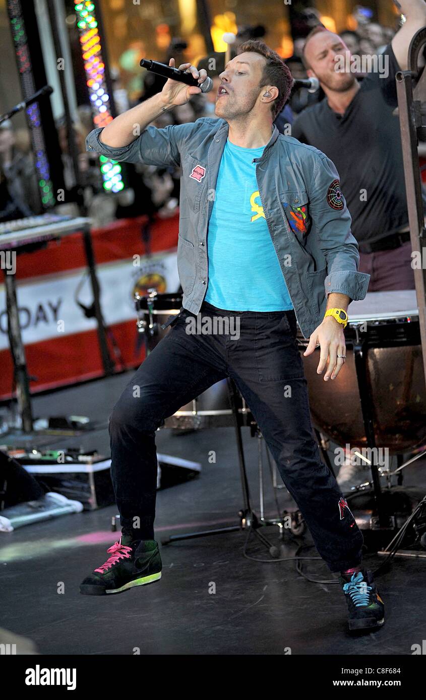 Chris Martin on stage for NBC Today Show Concert Series with Coldplay ...