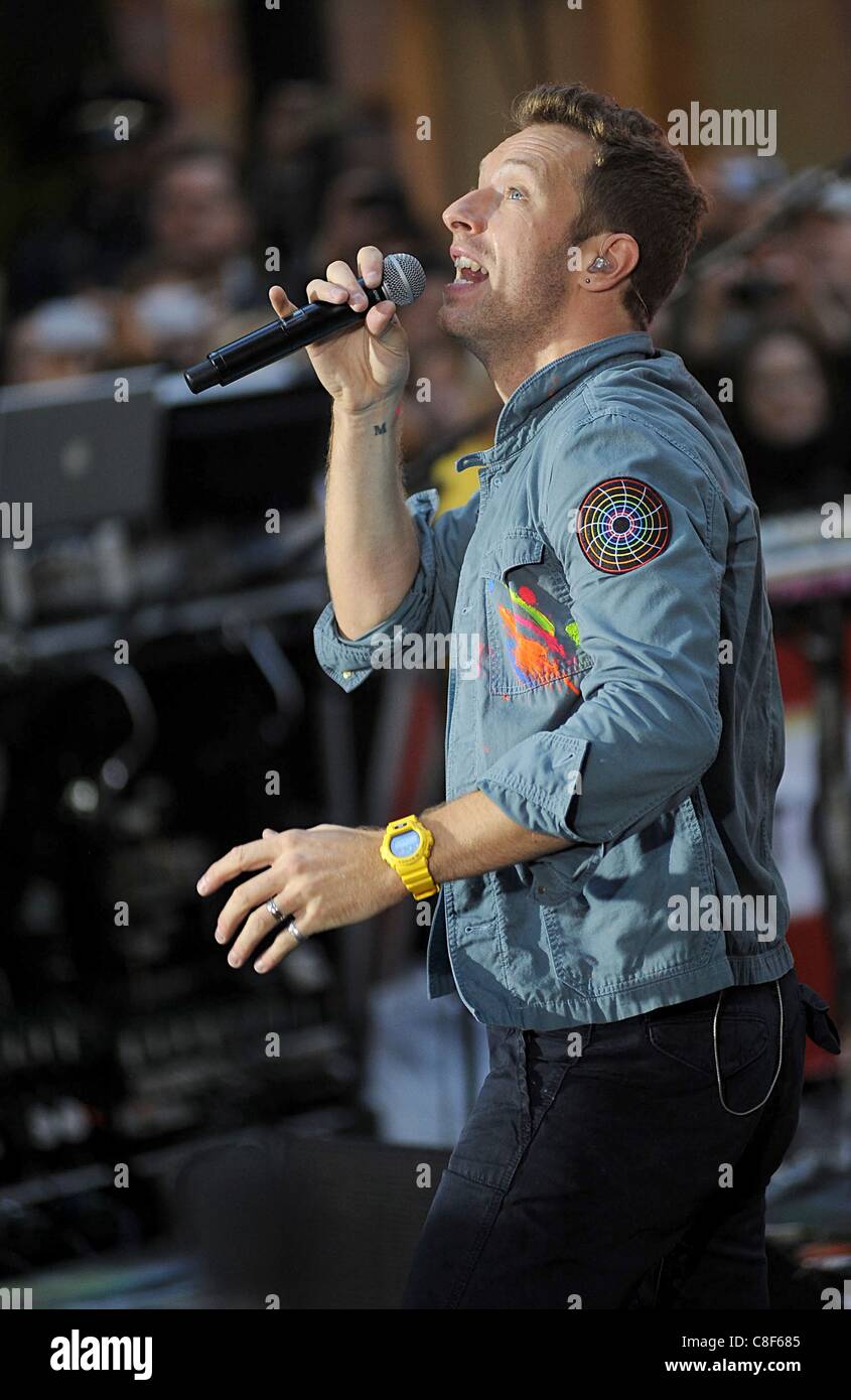 Chris Martin on stage for NBC Today Show Concert Series with Coldplay ...