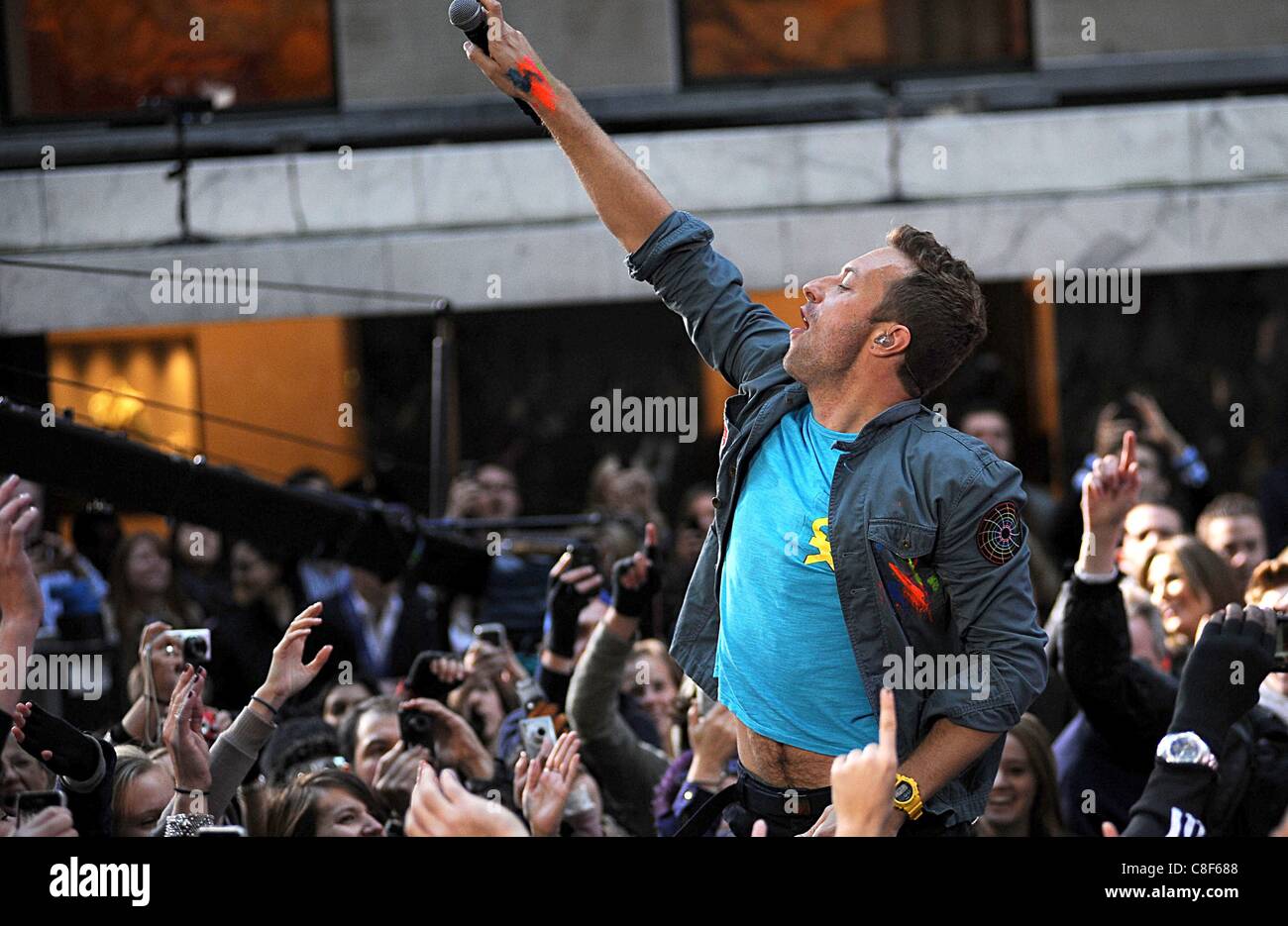 Chris Martin on stage for NBC Today Show Concert Series with Coldplay ...