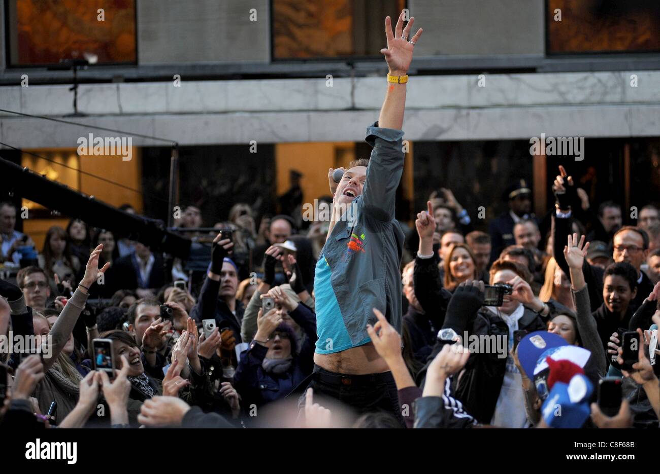 Chris Martin on stage for NBC Today Show Concert Series with Coldplay ...