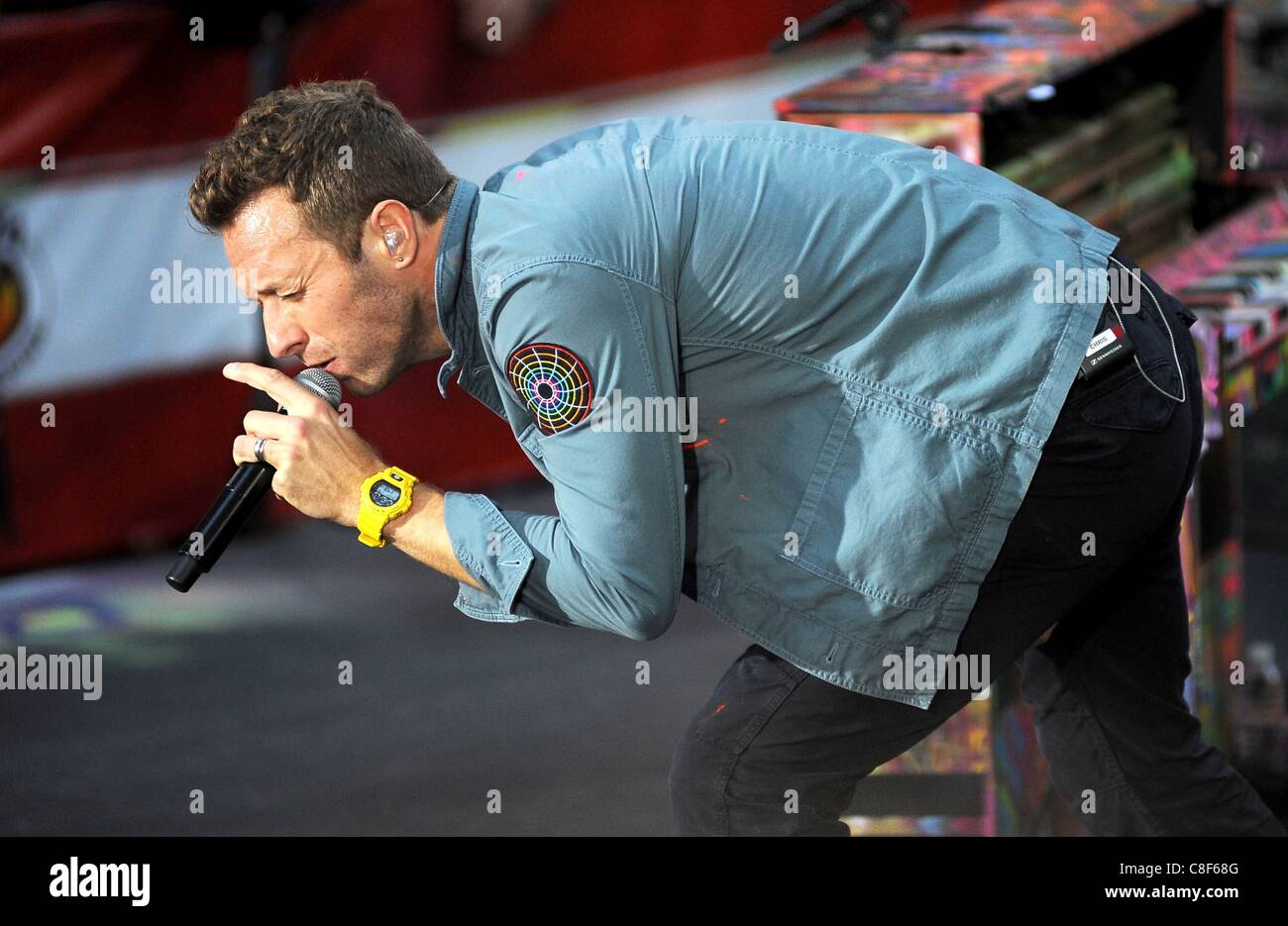 Chris Martin on stage for NBC Today Show Concert Series with Coldplay ...