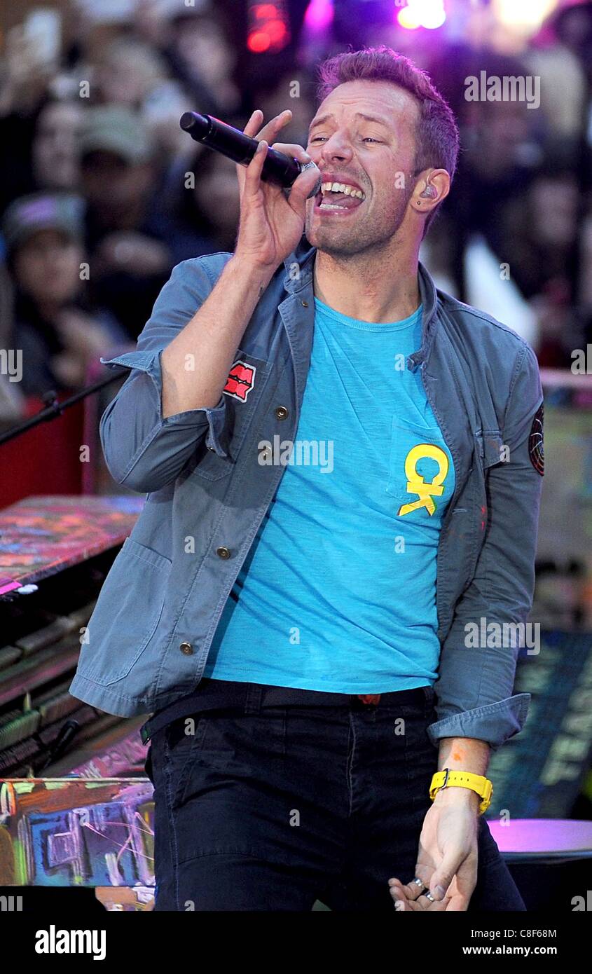 Chris Martin on stage for NBC Today Show Concert Series with Coldplay ...