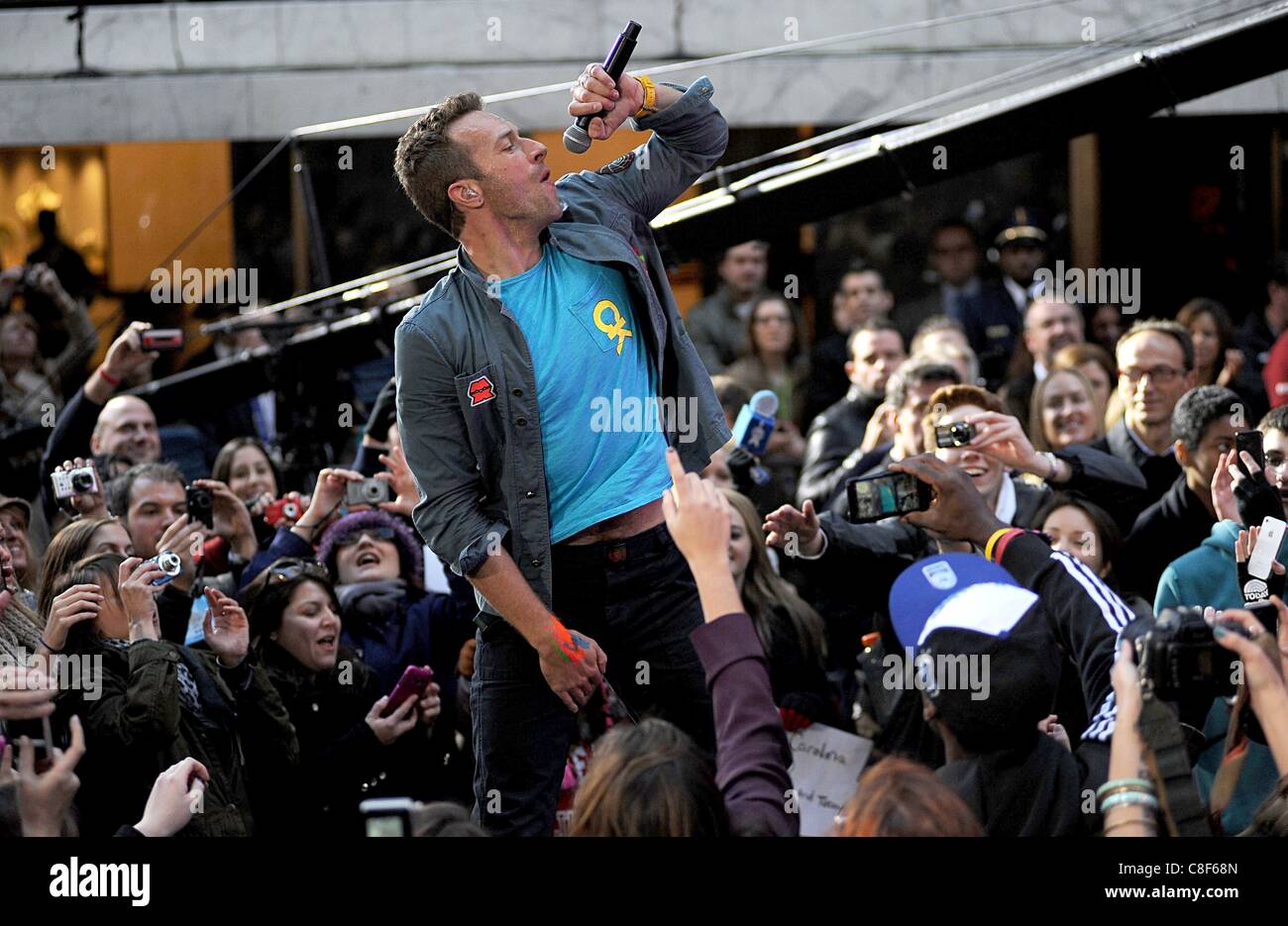 Chris Martin on stage for NBC Today Show Concert Series with Coldplay ...