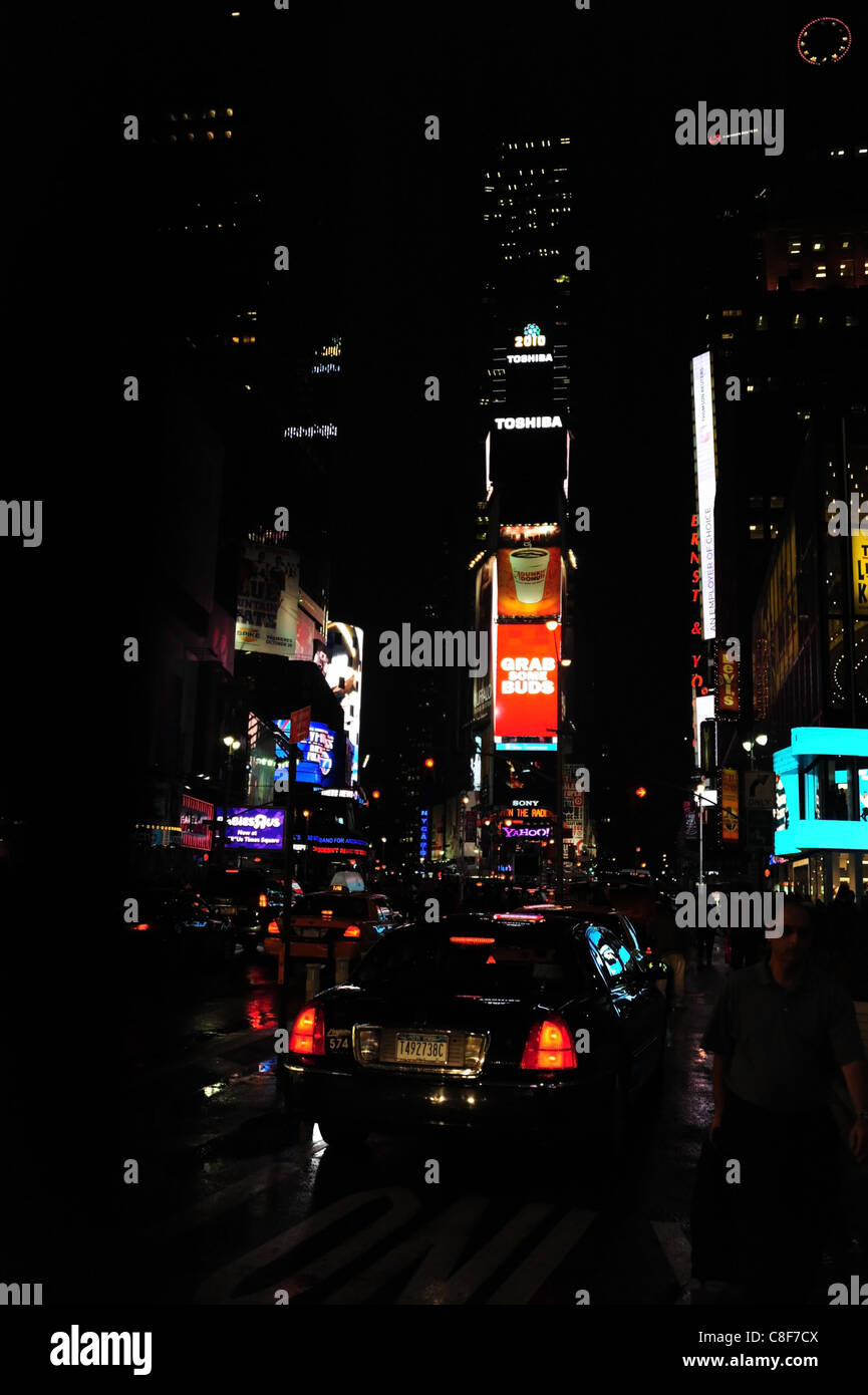 Ernst young building times square hi-res stock photography and images ...