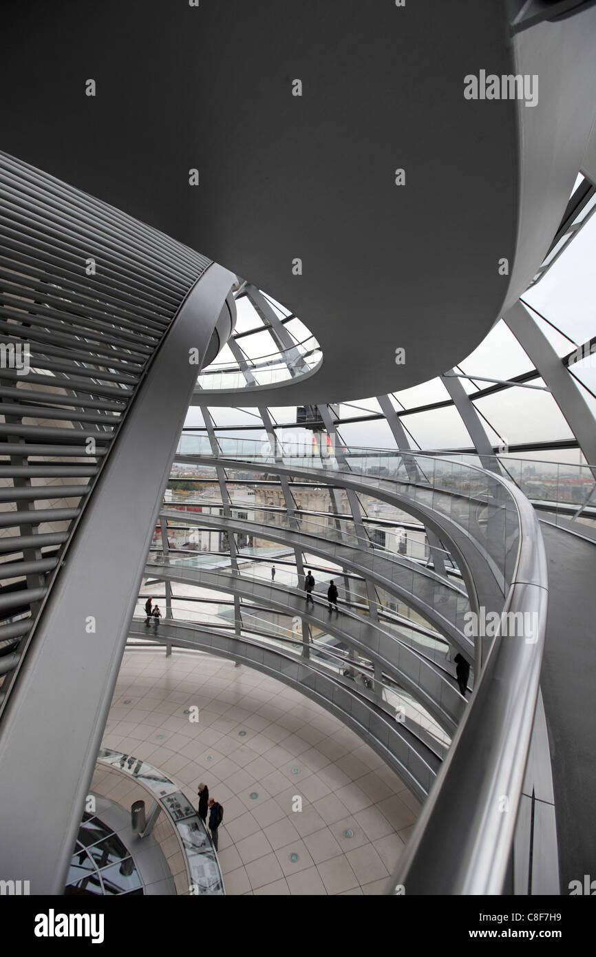 Lobby of the reichstag building in berlin hi-res stock photography and ...