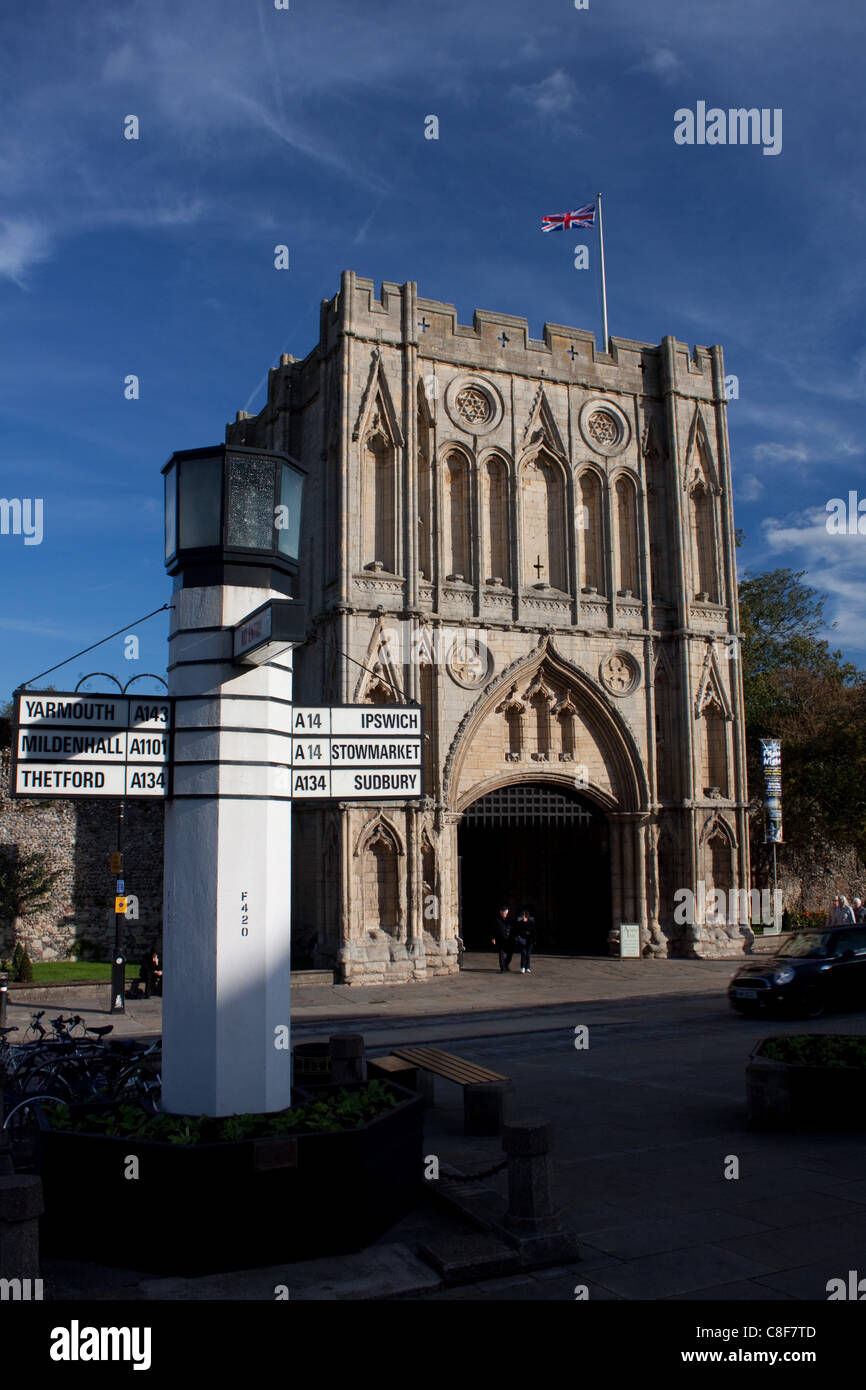 The abbey gate hi-res stock photography and images - Alamy