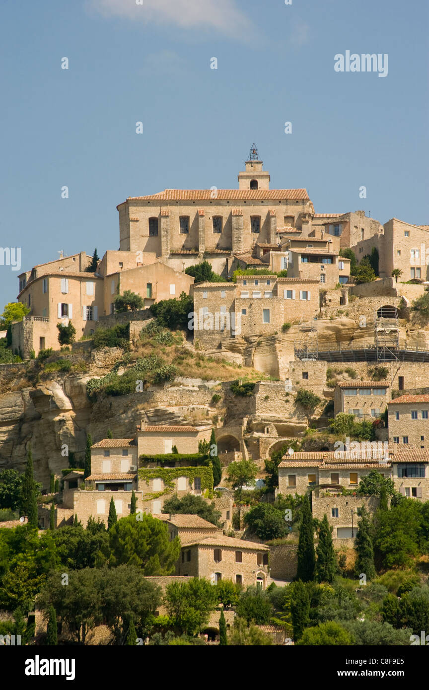 The hilltop town of Gordes, Luberon, Provence, France Stock Photo - Alamy