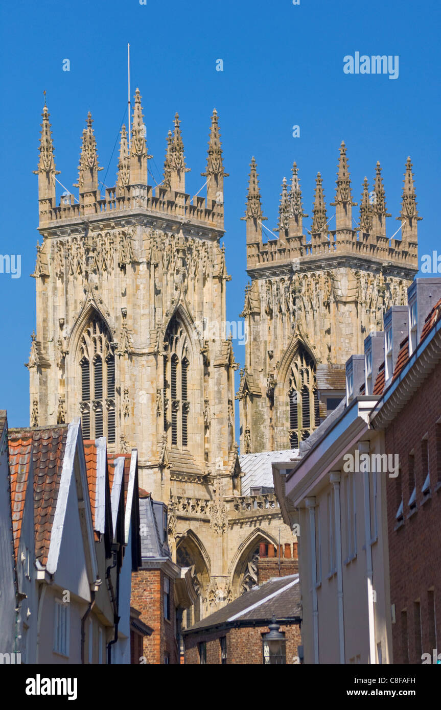 Side view of York Minster, northern Europe's largest Gothic cathedral ...