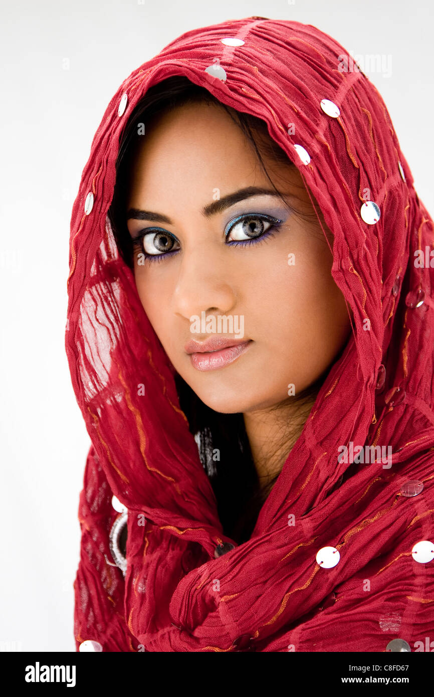 Afghan woman hi-res stock photography and images - Alamy