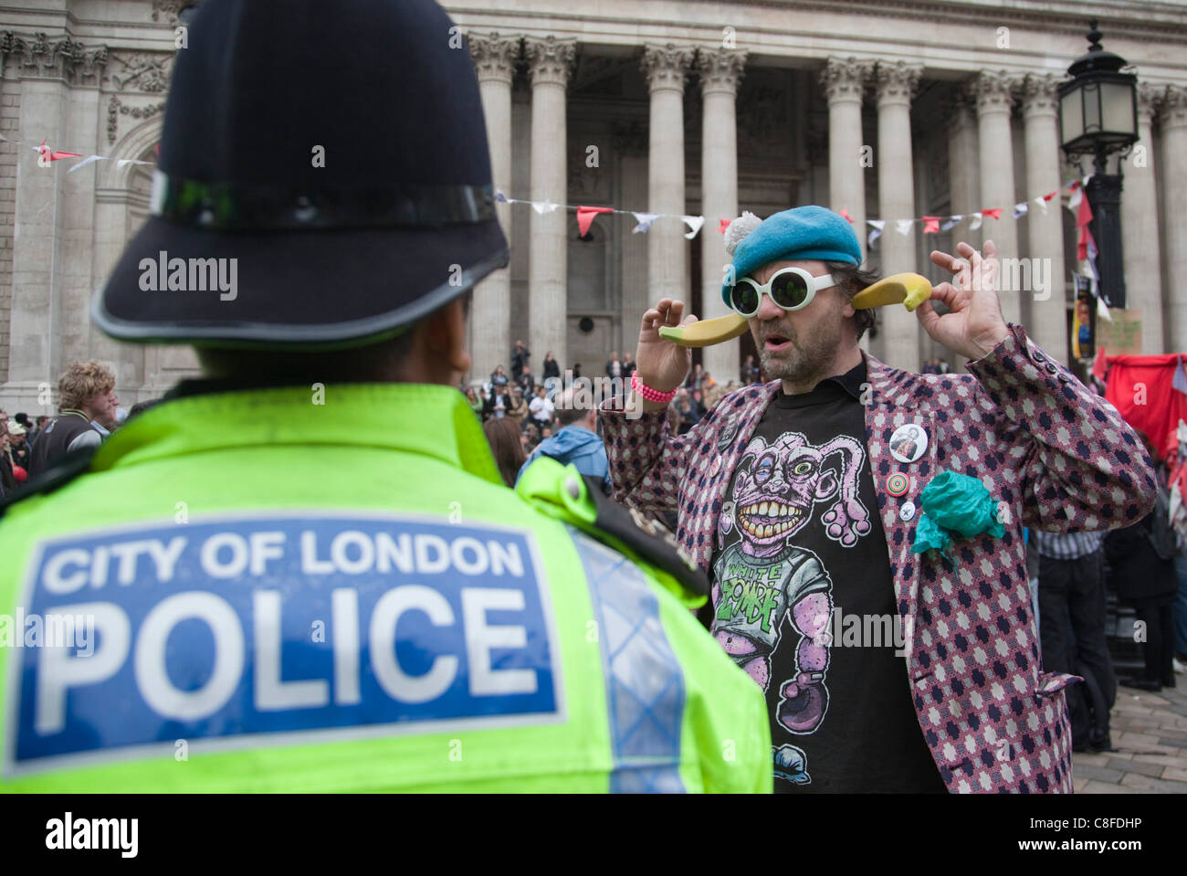 City of london police at st pauls hi-res stock photography and images ...