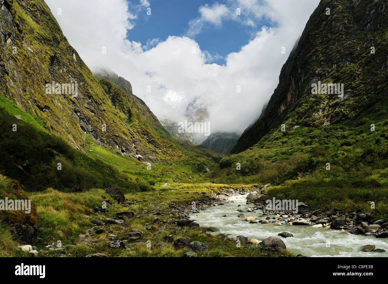 Modi khola valley annapurna sanctuary hi-res stock photography and ...