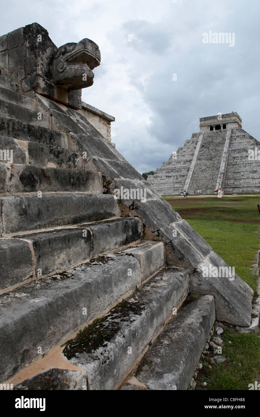 Venus platform with Kukulkan Pyramid in the background, Chichen Itza ...