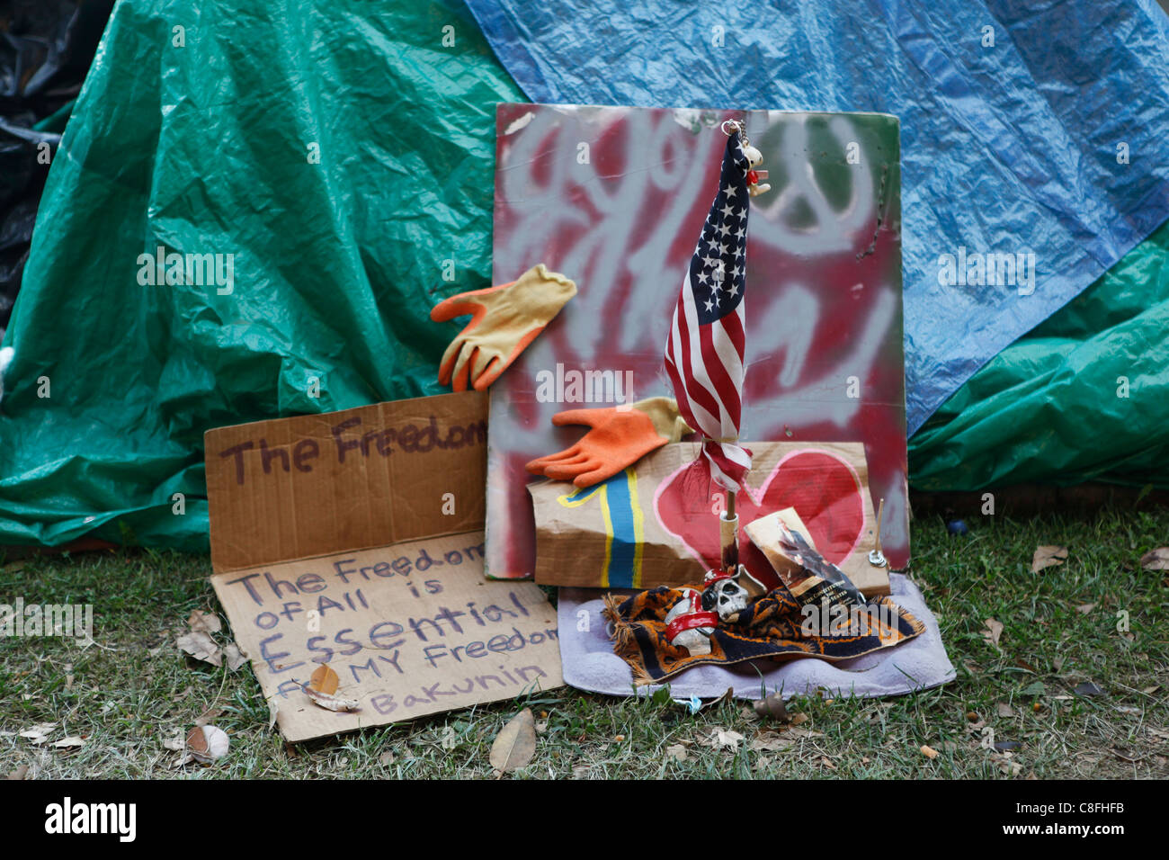 Protesters camp at the Los Angeles City hall in solidarity with Occupy ...