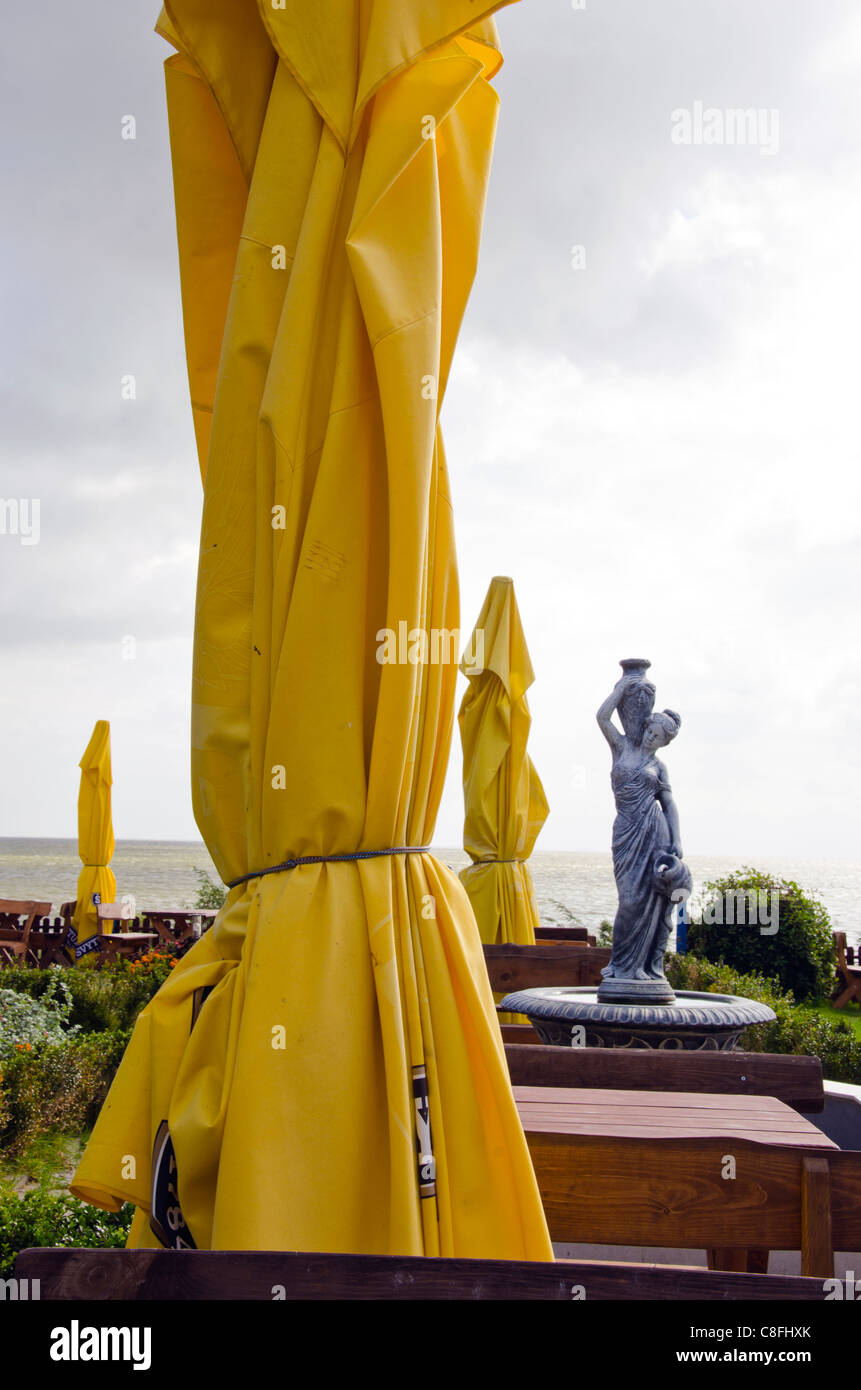 resort coffee-bar after season and sea Stock Photo - Alamy