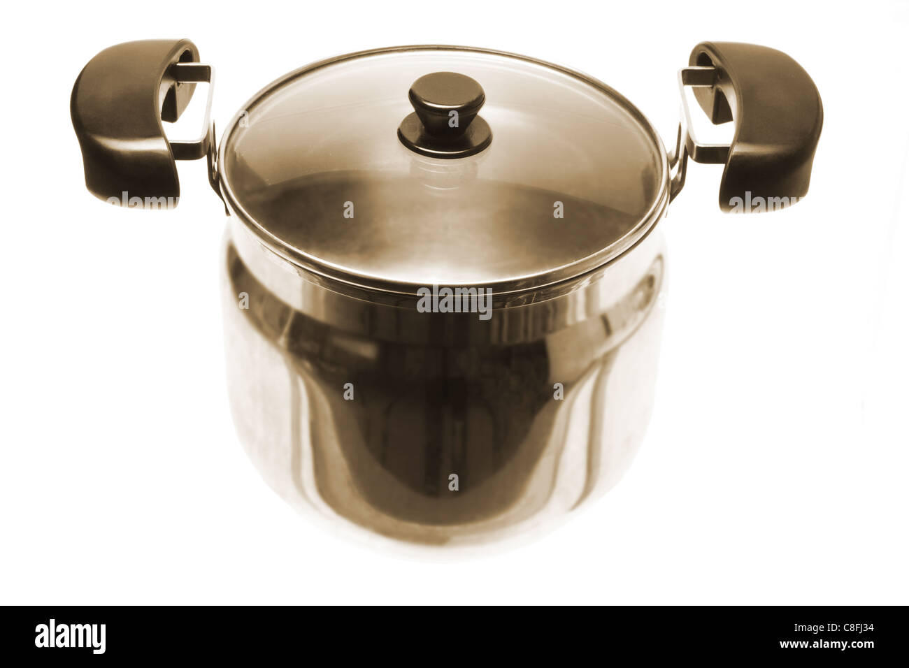 Aluminium pot cooking hi-res stock photography and images - Alamy