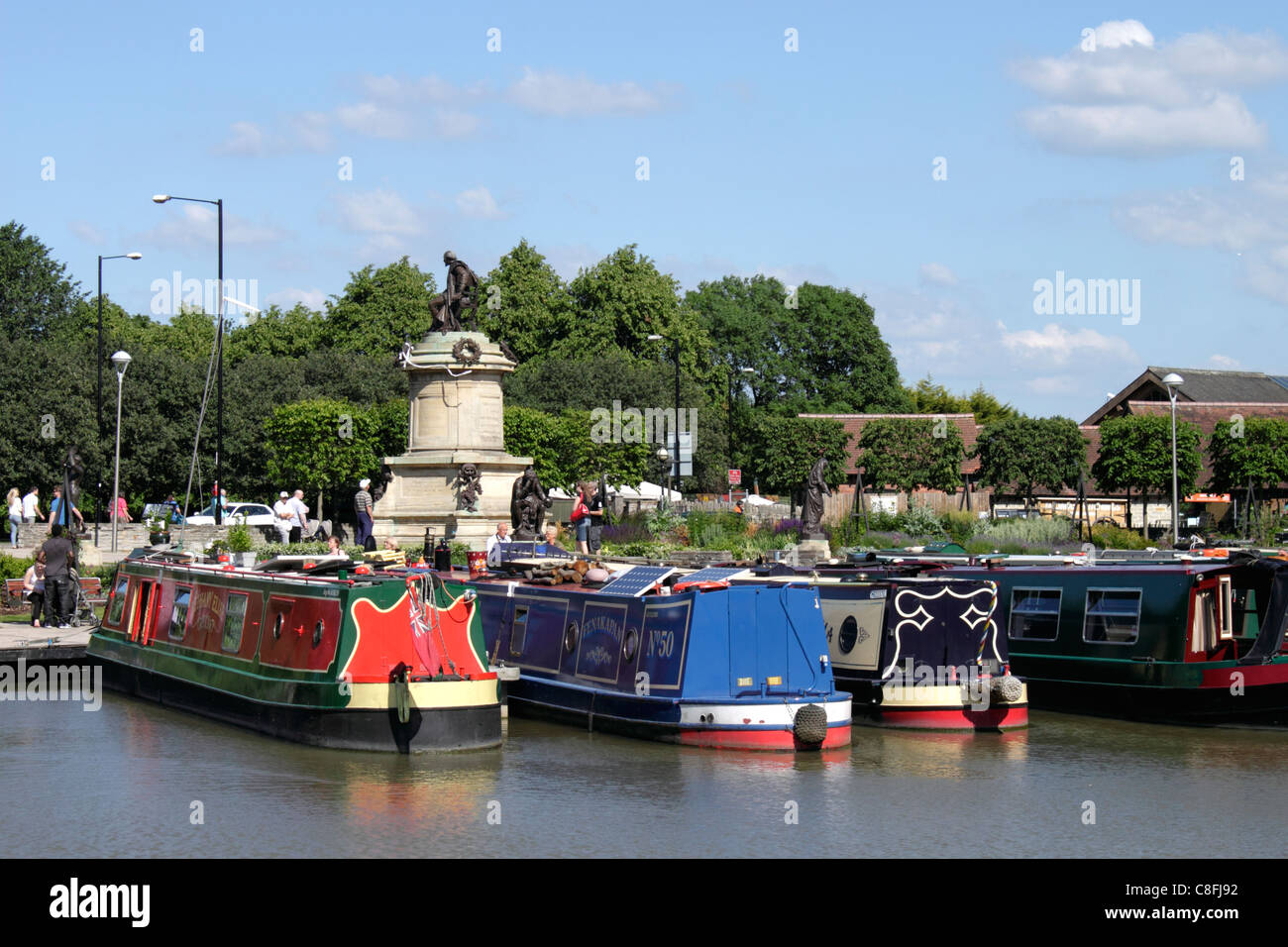 Houseboats moored at Bancroft Basin Stratford Upon Avon Warwickshire ...