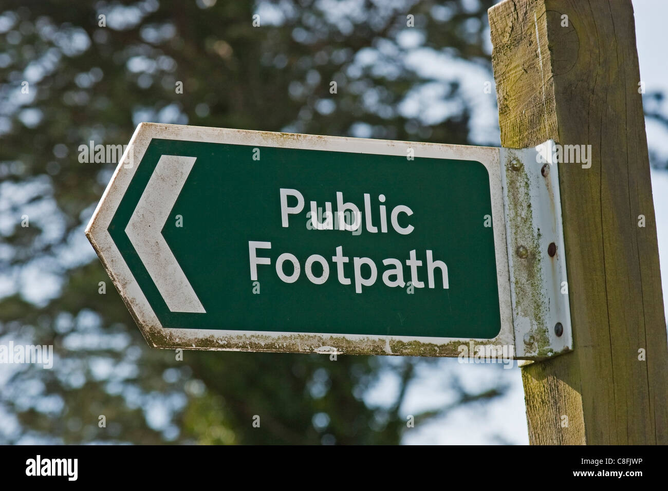 Public right of way footpath hi-res stock photography and images - Alamy