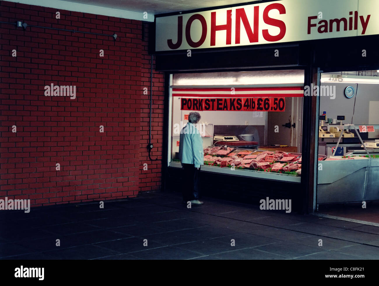 Butchers window hi-res stock photography and images - Alamy