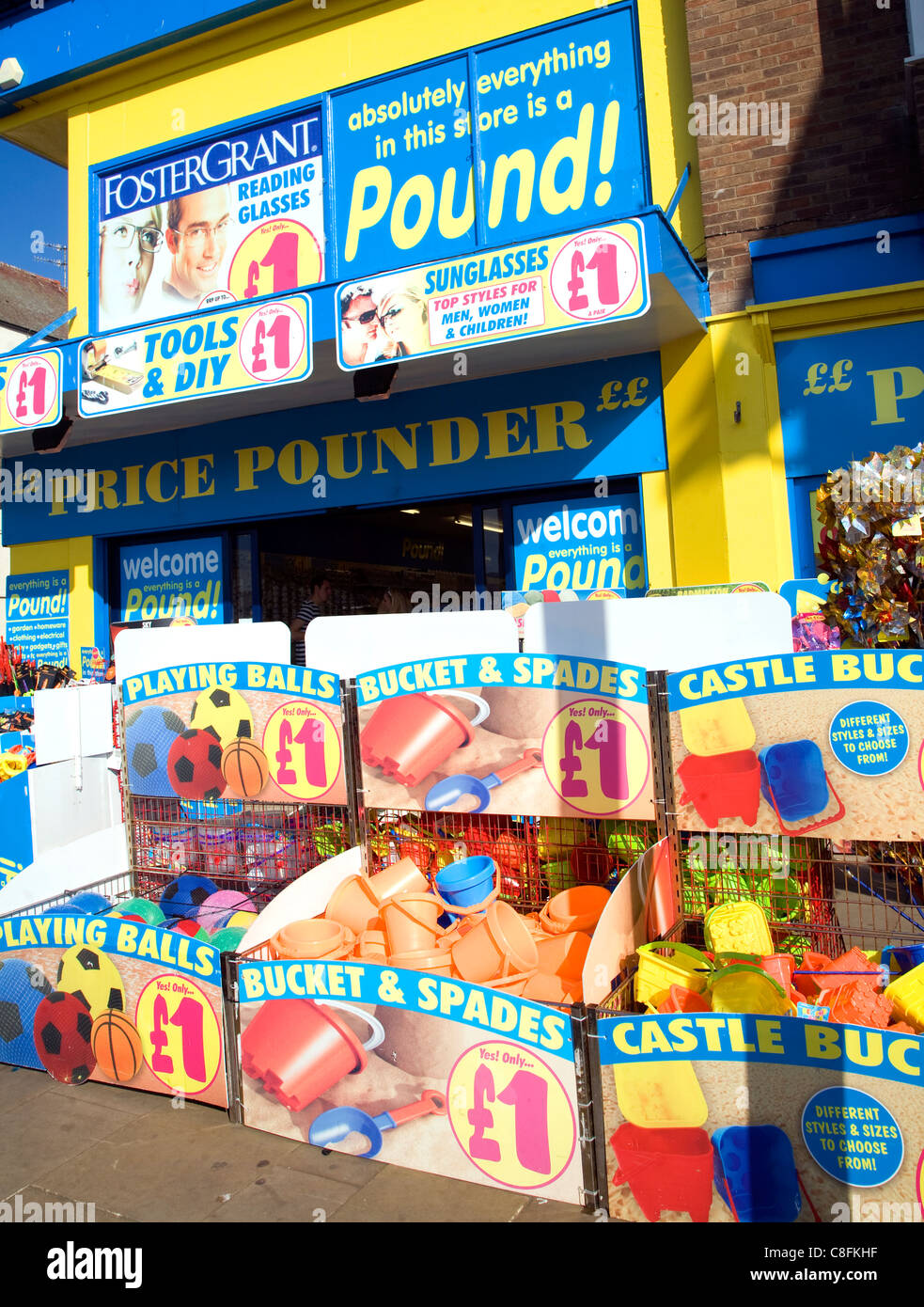 Pound shop hi-res stock photography and images - Alamy
