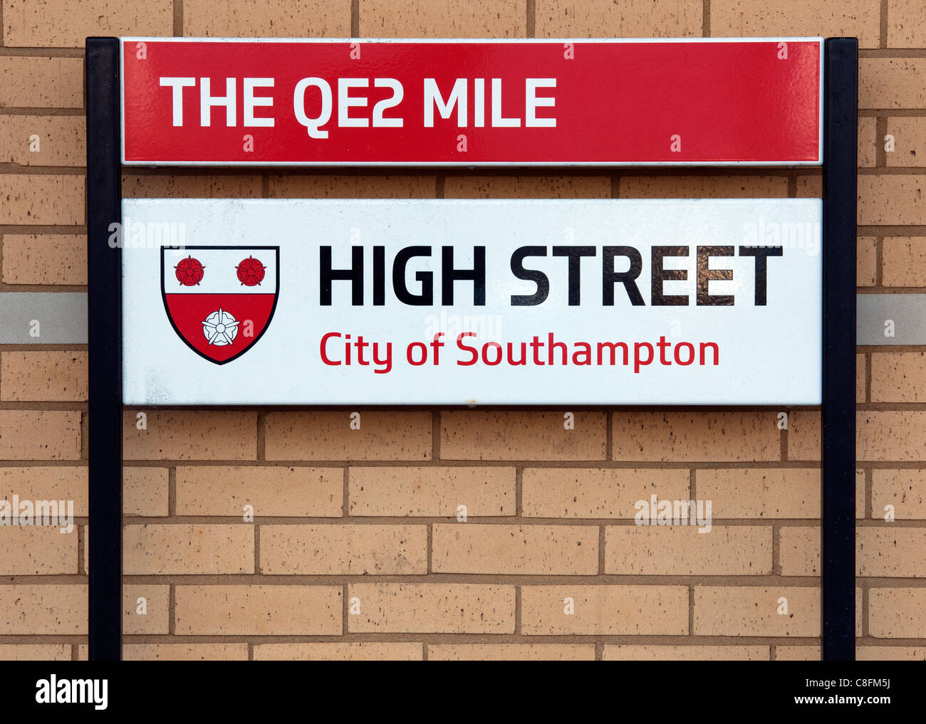 Street name plaque for Southampton High Street (The QE2 Mile ...