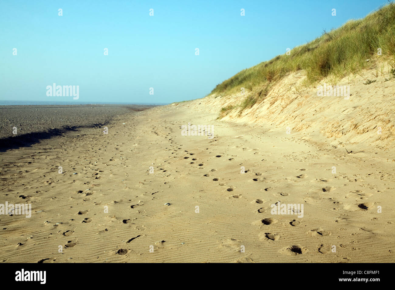 England coastal coast sand dunes spit hi-res stock photography and ...