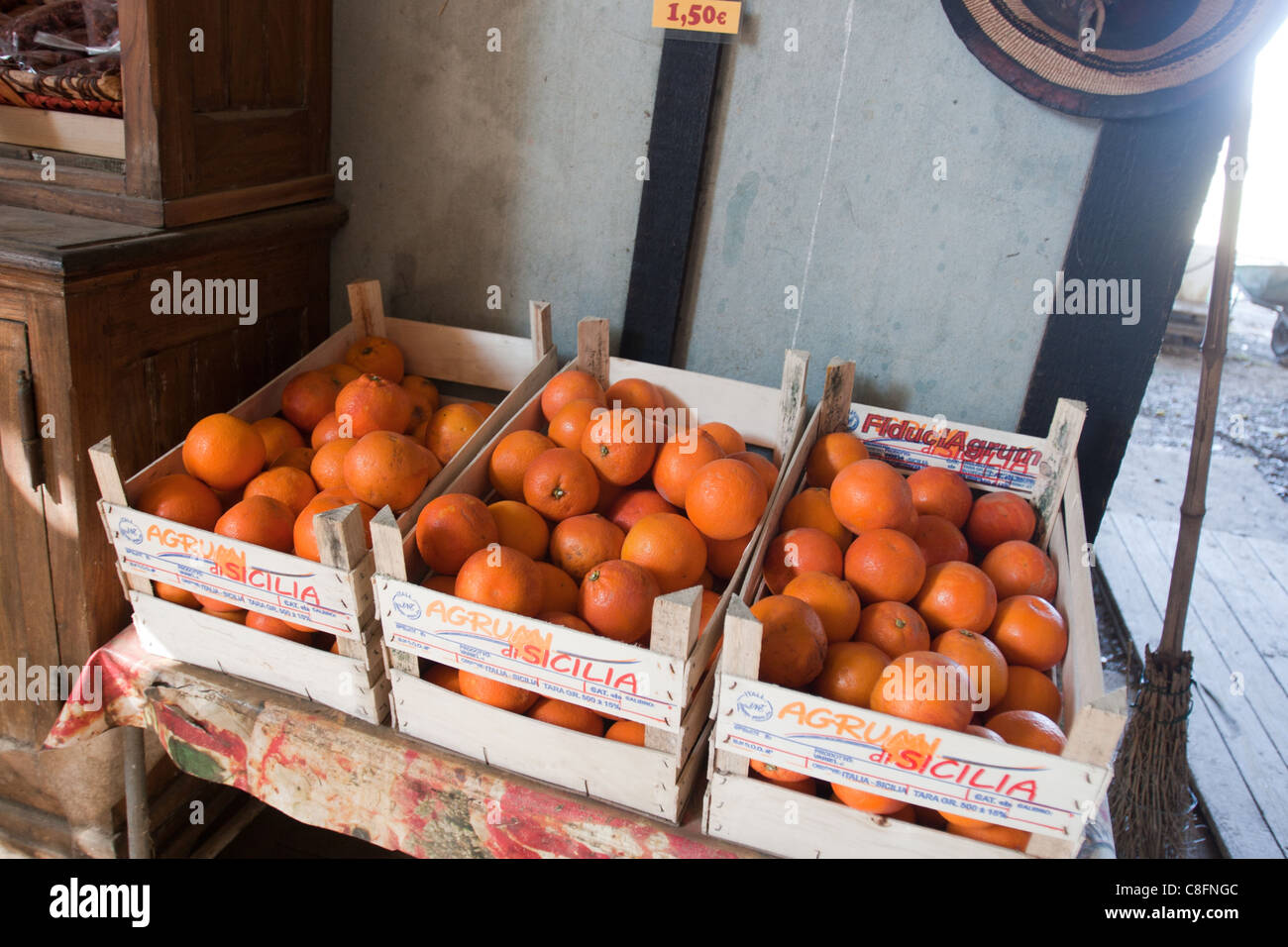 Oranges sicily hi-res stock photography and images - Alamy