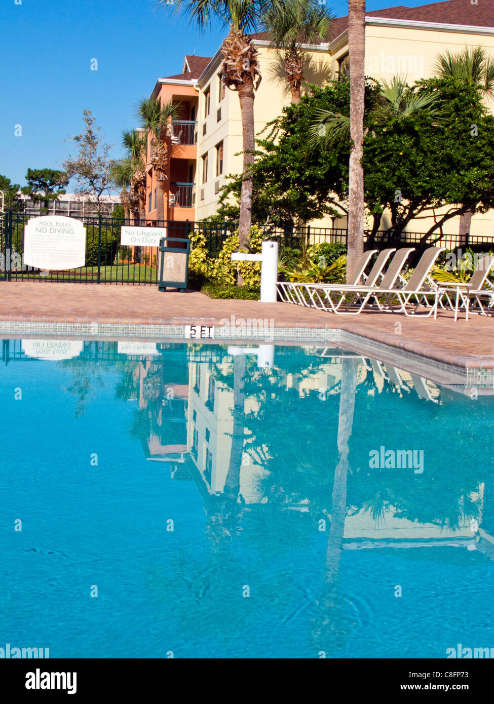 Empty hotel pools hi-res stock photography and images - Alamy