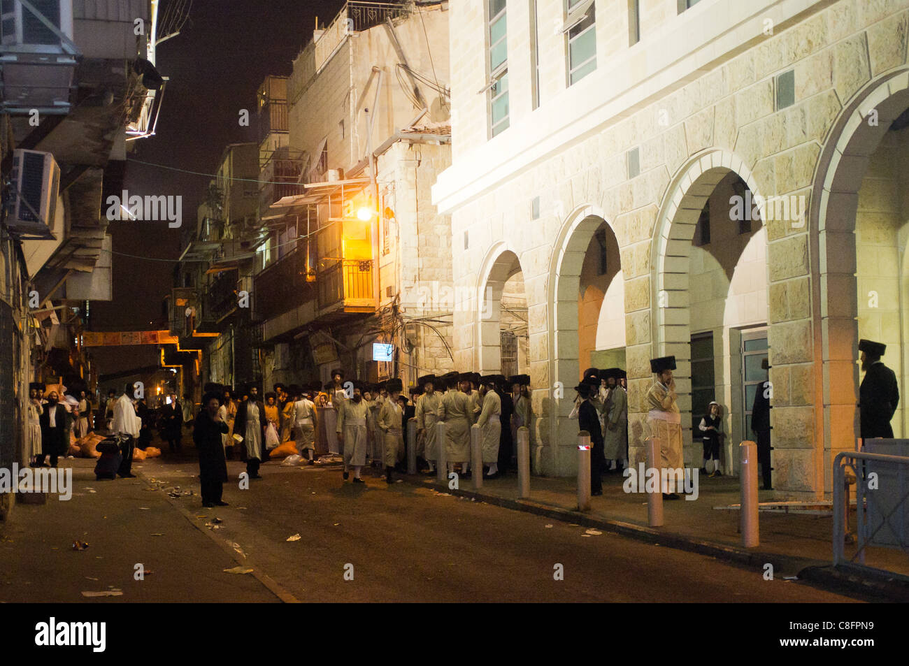 Toldot Aharon Yeshiva students assemble to counter Free Israel Movement ...