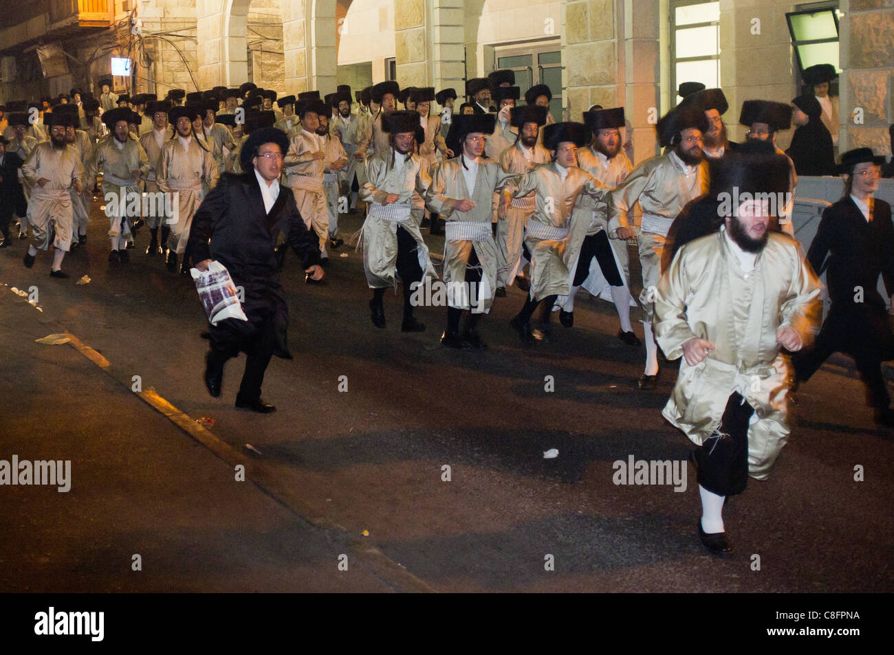 Toldot Aharon Yeshiva students violently charge Free Israel Movement ...