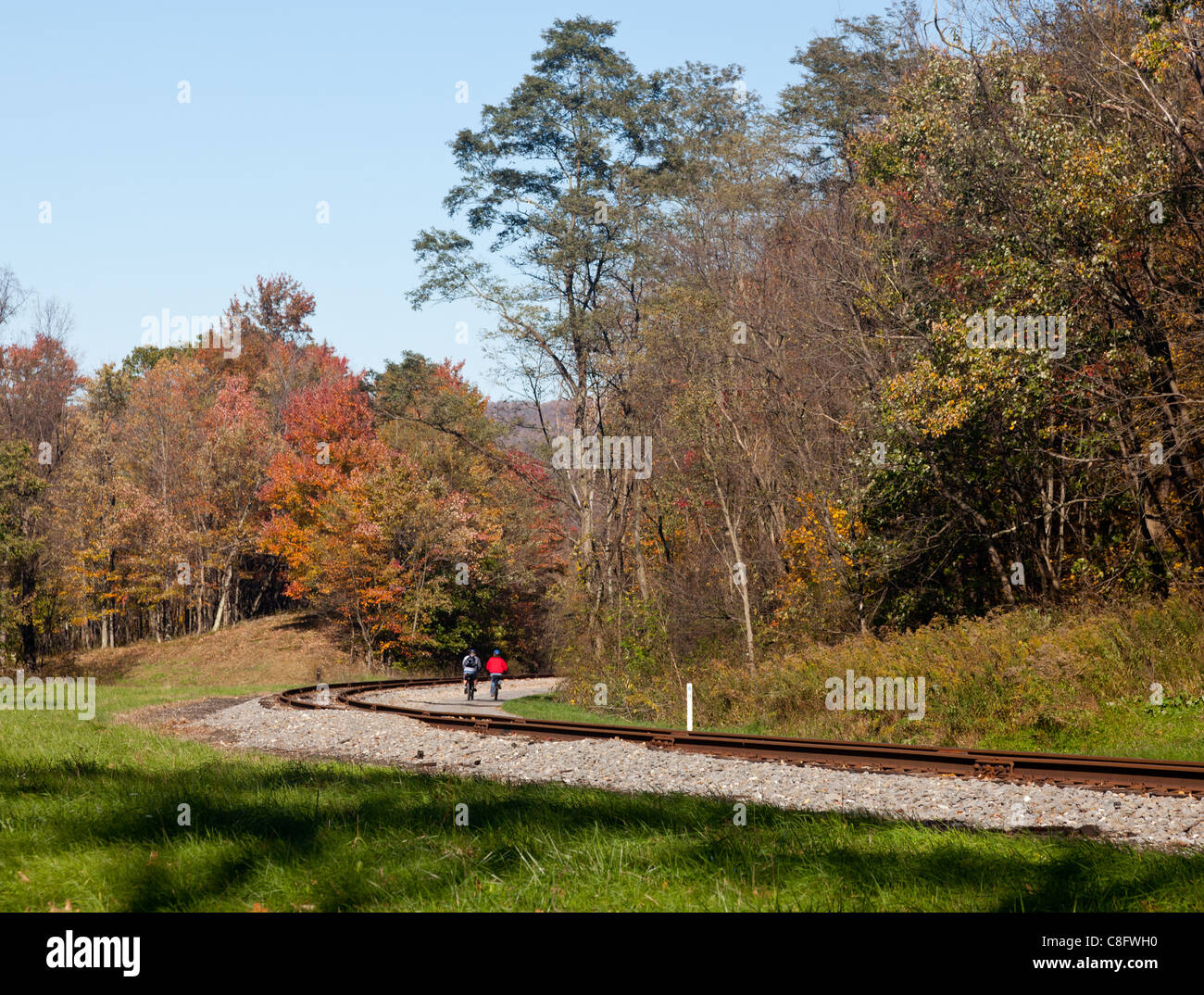 Rural cycle pathway hi-res stock photography and images - Alamy