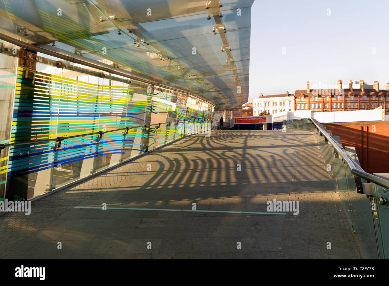Pedestrian railway bridge footbridge hi-res stock photography and ...