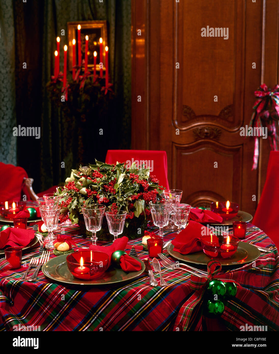 Christmas dinner background table hi-res stock photography and images ...