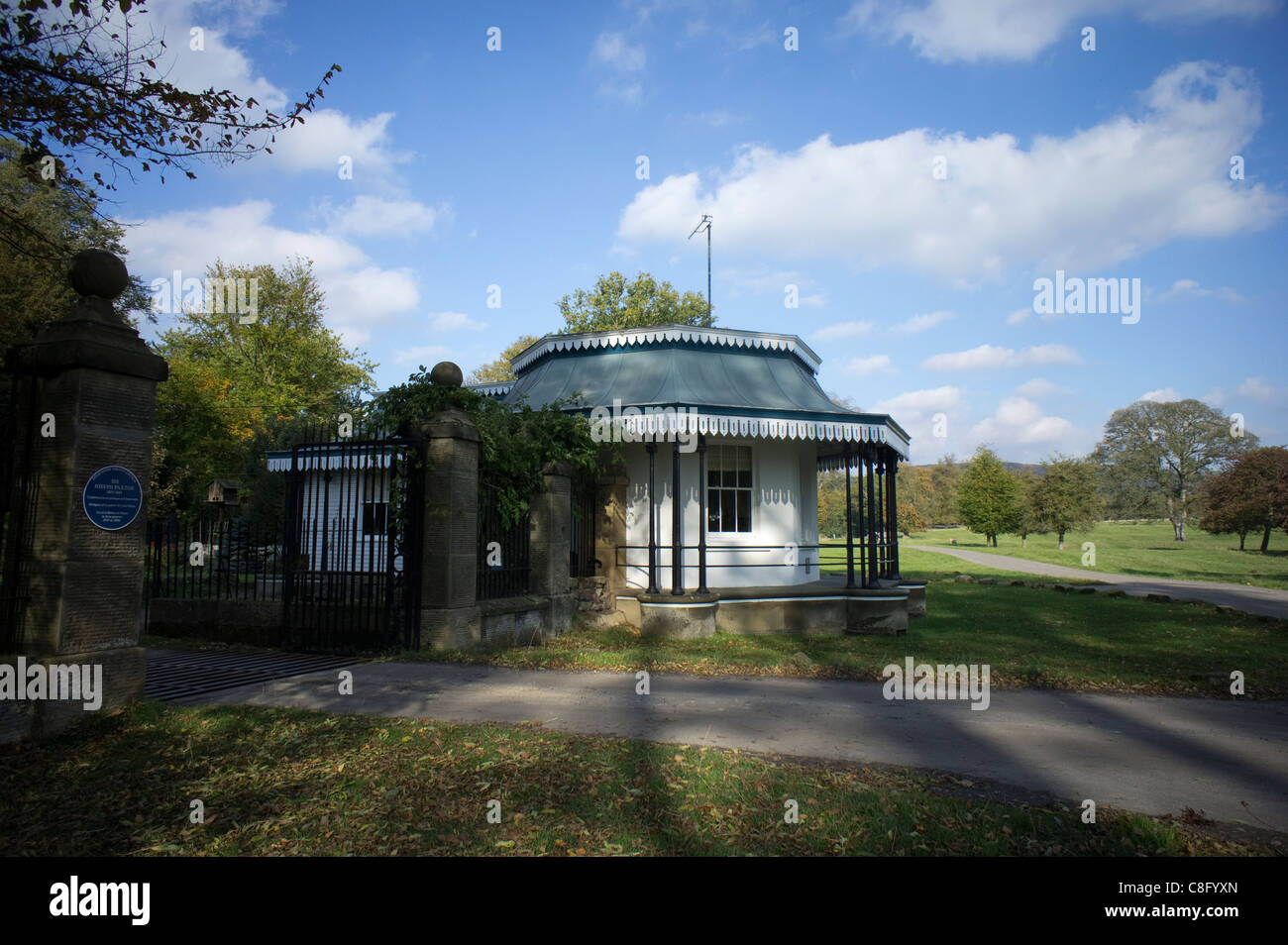 Entrance to the grounds of Barbrook House on the Chatsworth Estate ...