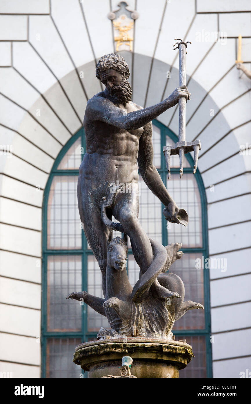 Statue roman god neptune trident hi-res stock photography and images ...