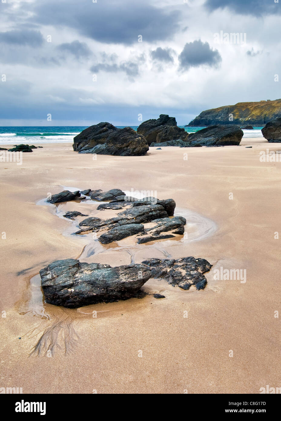 Black rocks hi-res stock photography and images - Alamy