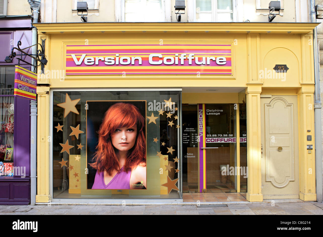 Coiffure france hi-res stock photography and images - Alamy