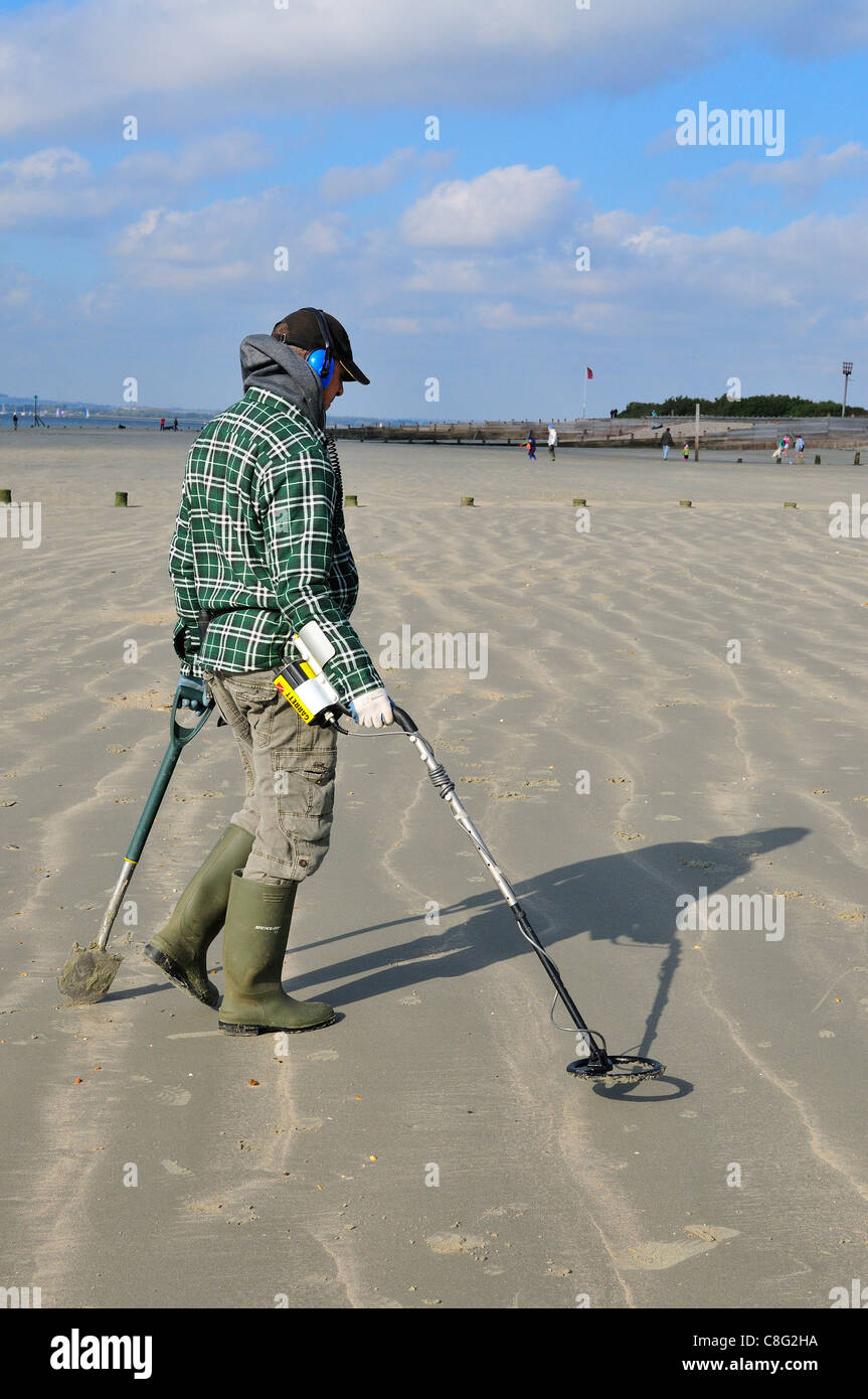Lost valuables hi-res stock photography and images - Alamy