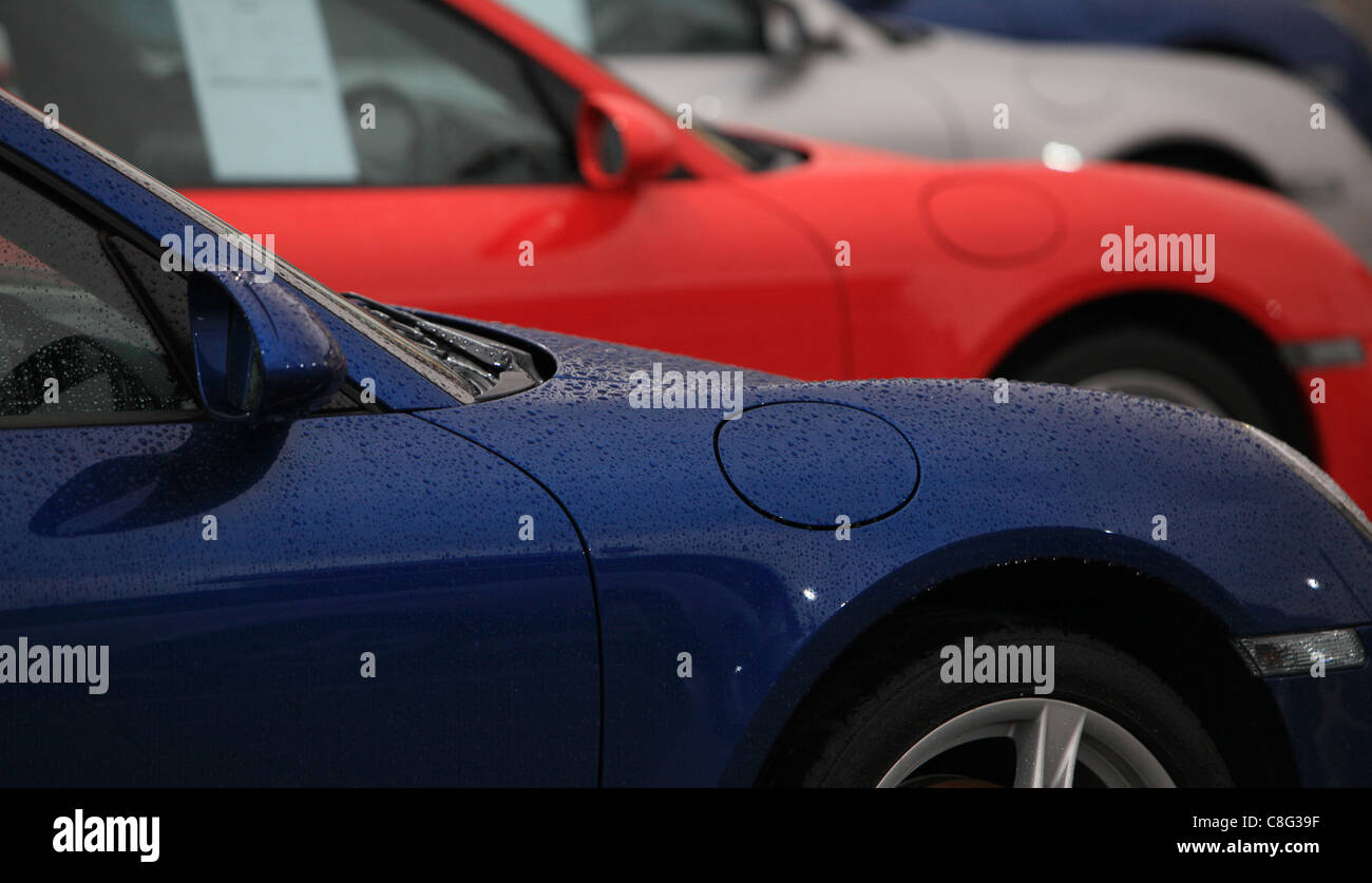 On the hood cars hi-res stock photography and images - Alamy