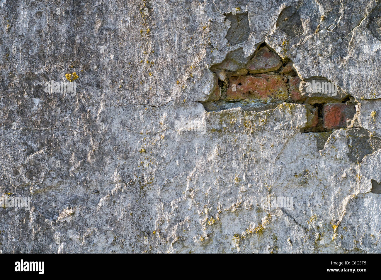 Brick wall crumbling plaster hi-res stock photography and images - Alamy