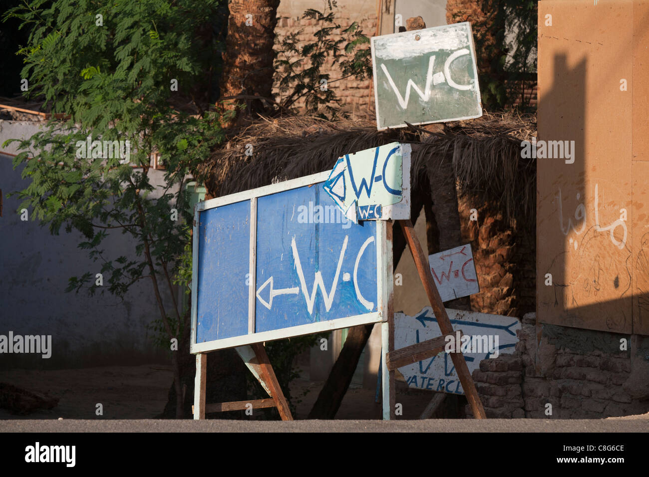 Road sign egypt hi-res stock photography and images - Alamy