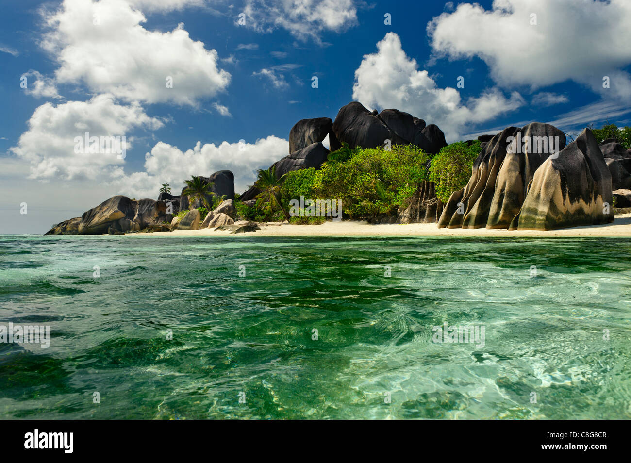magnificent boulder-strewn tropical beach, La Digue island, Seychelles ...