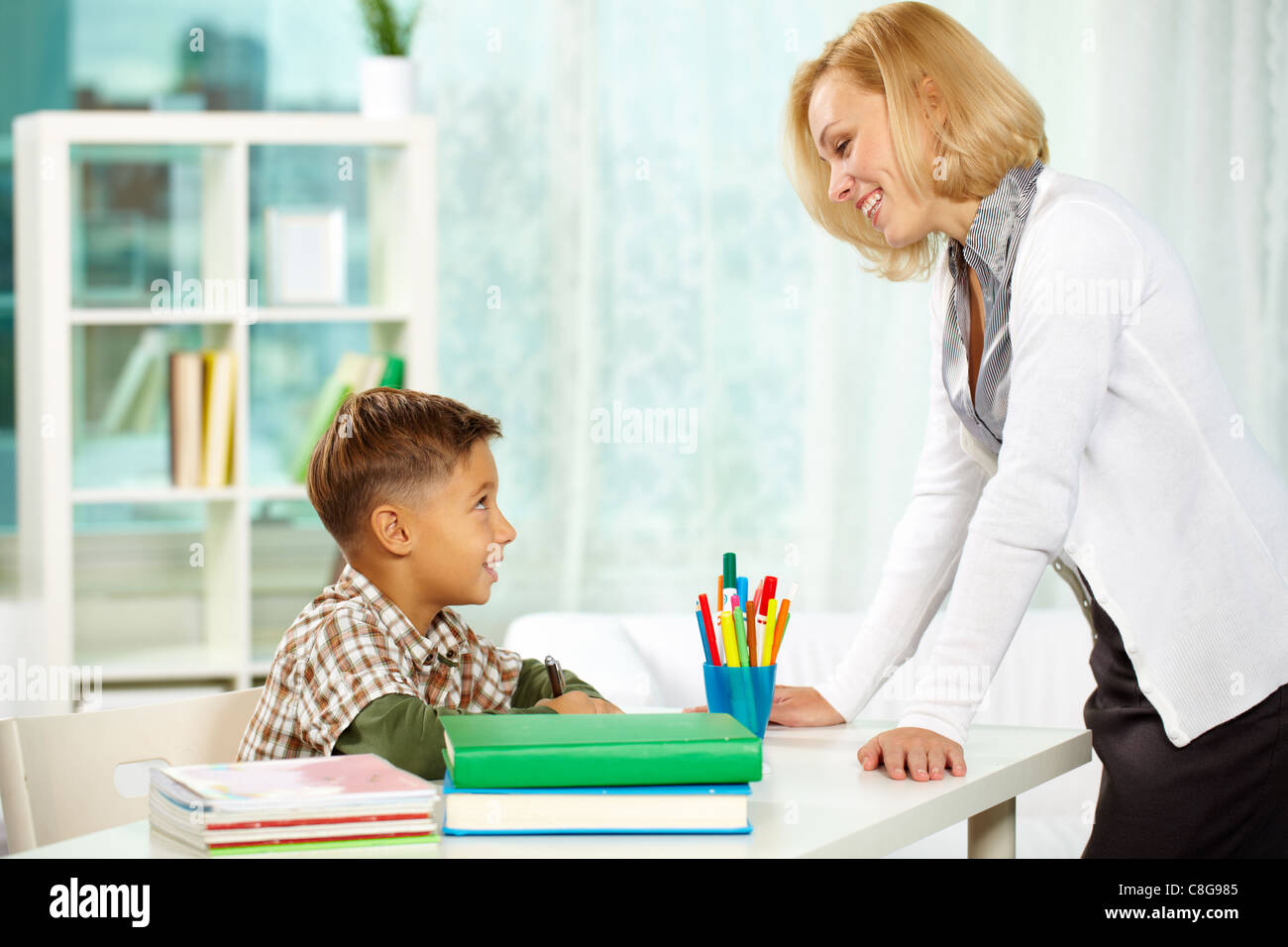 Portrait drawing tutorial hi-res stock photography and images - Alamy