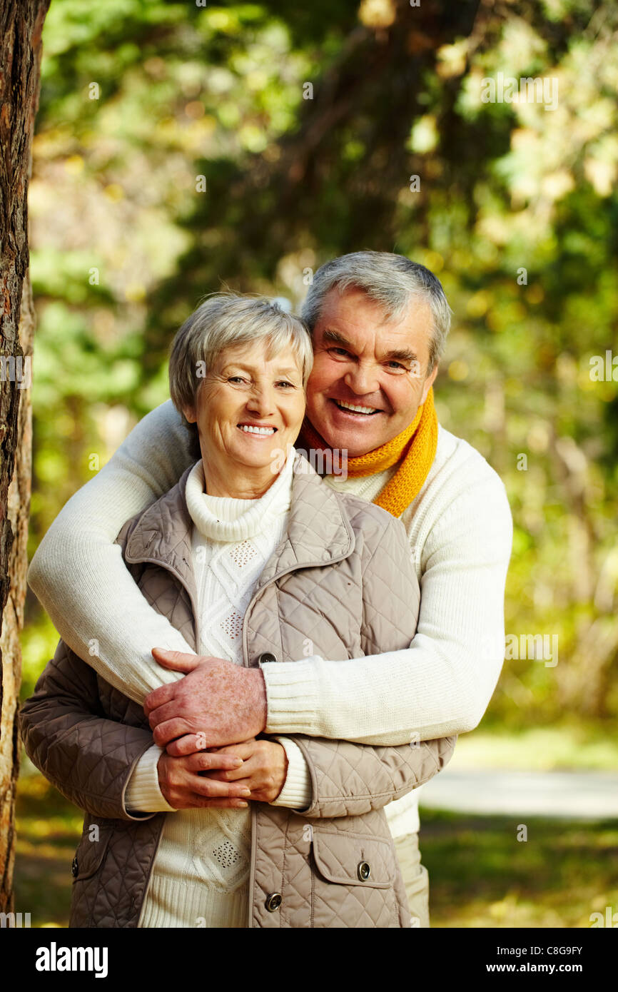 Senior pair relation hi-res stock photography and images - Alamy