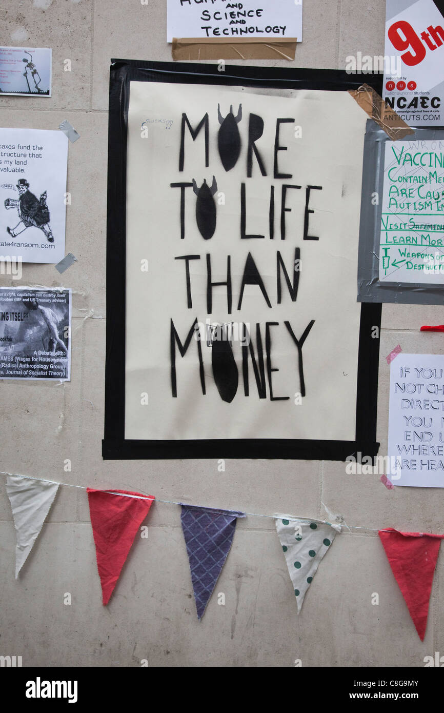 Anti capitalism signs hi-res stock photography and images - Alamy